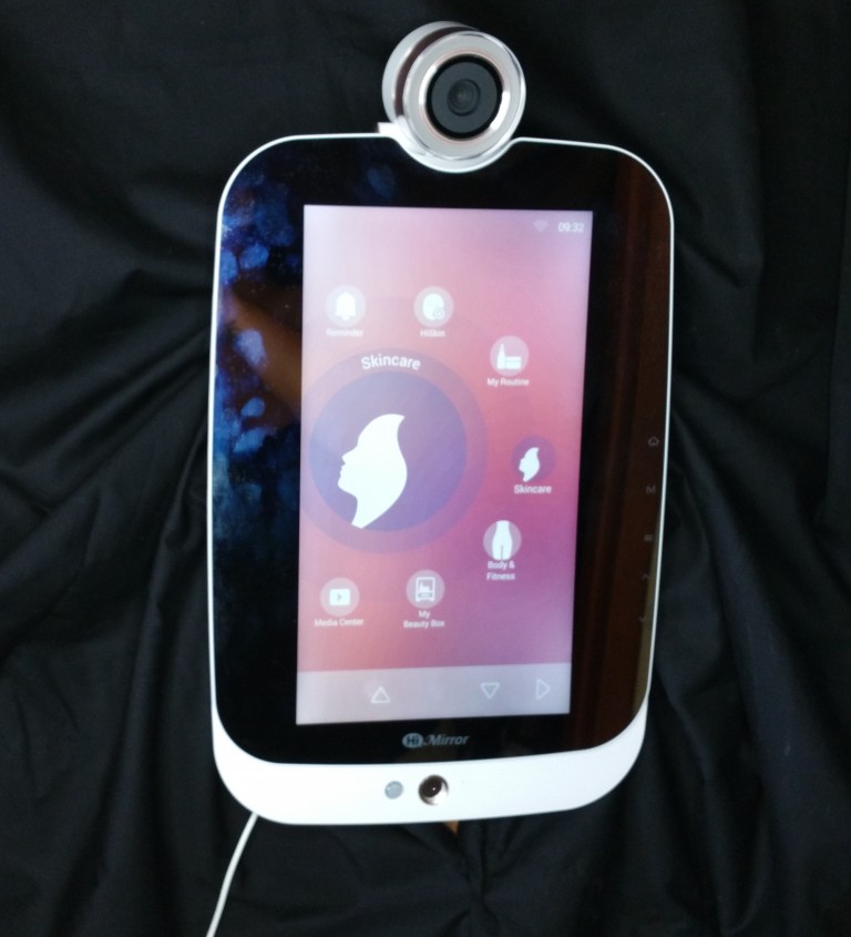 A Smart Mirror That Analyzes Your Skin? HiMirror - Honeygirlsworld ...